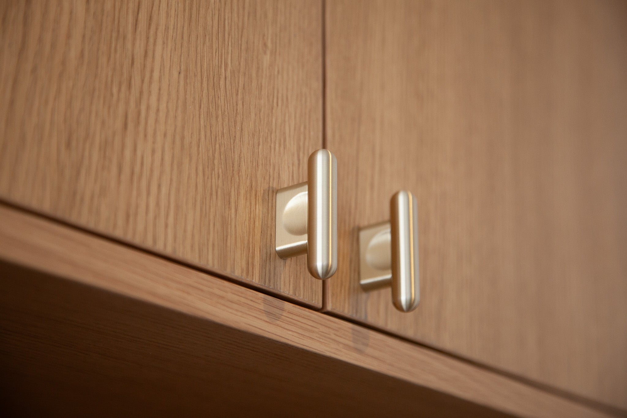 CABINET HARDWARE – Chapman & Bose